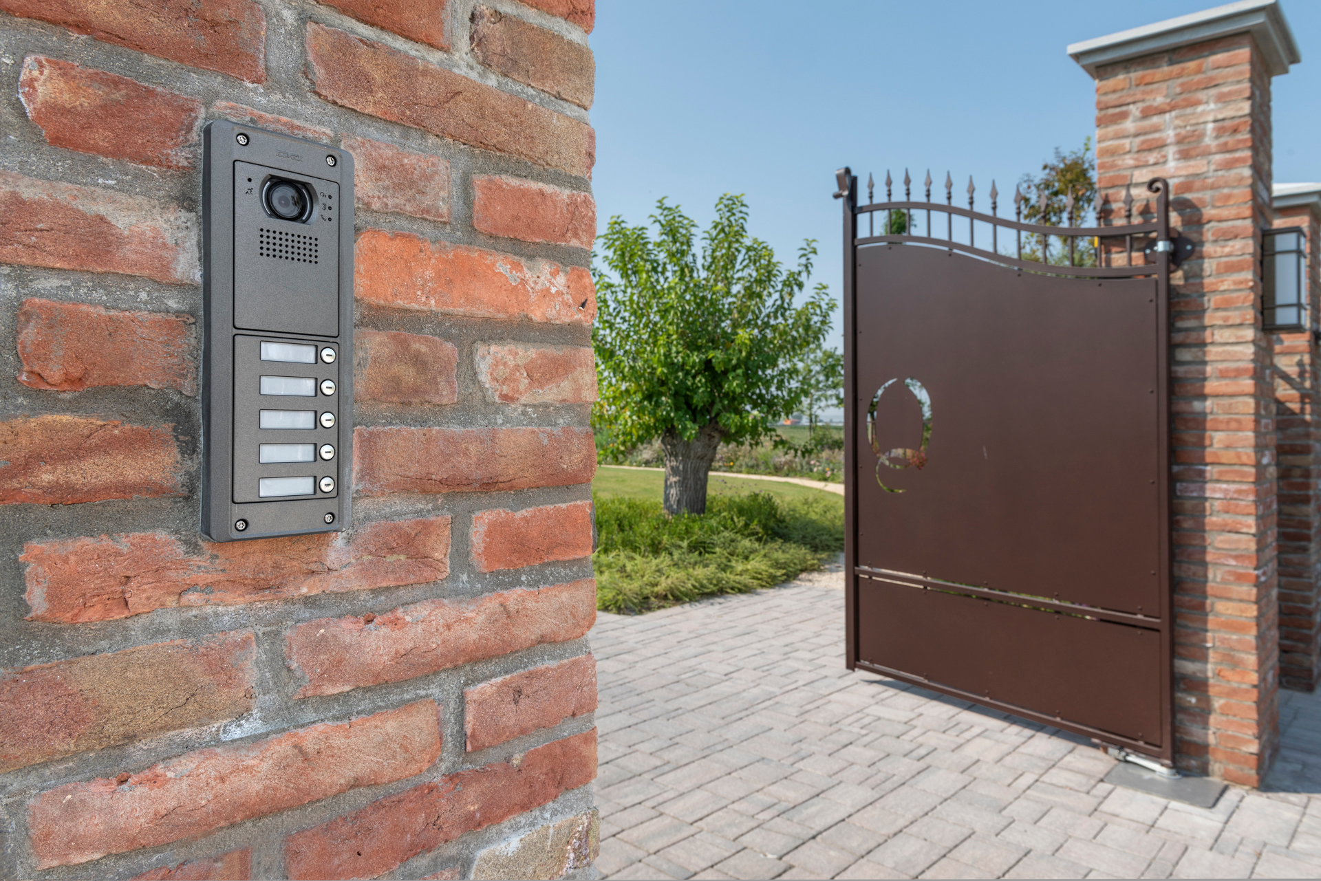A Guide to Video Door Entry Systems - IMP